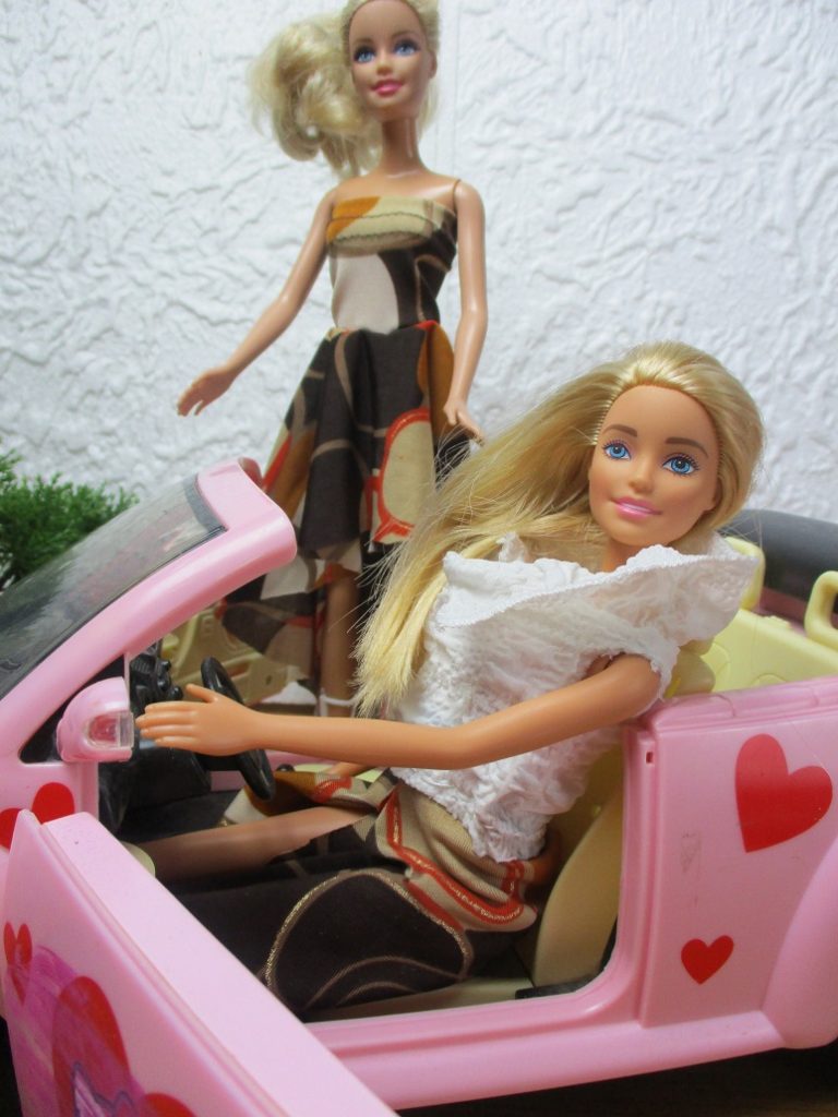 une robe porte feuille pour Lili Barbie - les lubies de lili Barbie